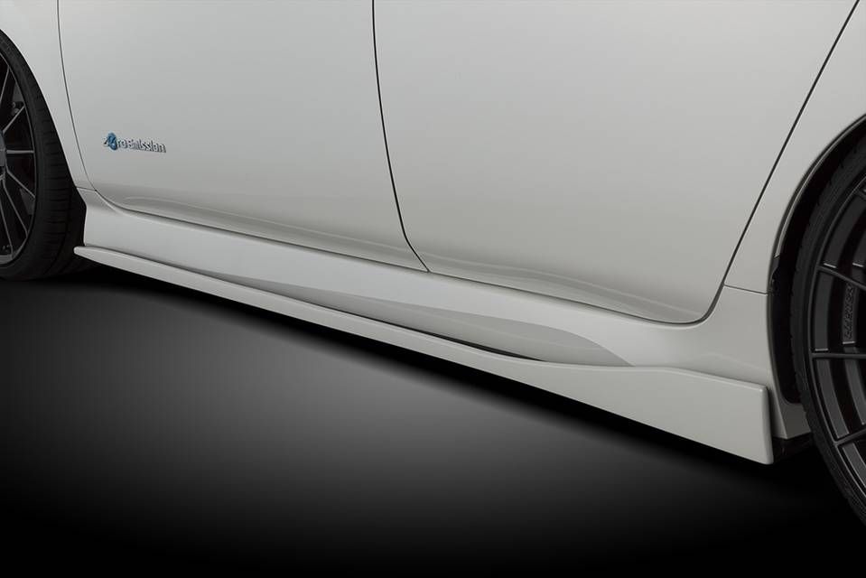 ZE1 リーフ BLITZ Side Skirt / 品揃え多数のエアロパーツ専門通販ならエアツケ！